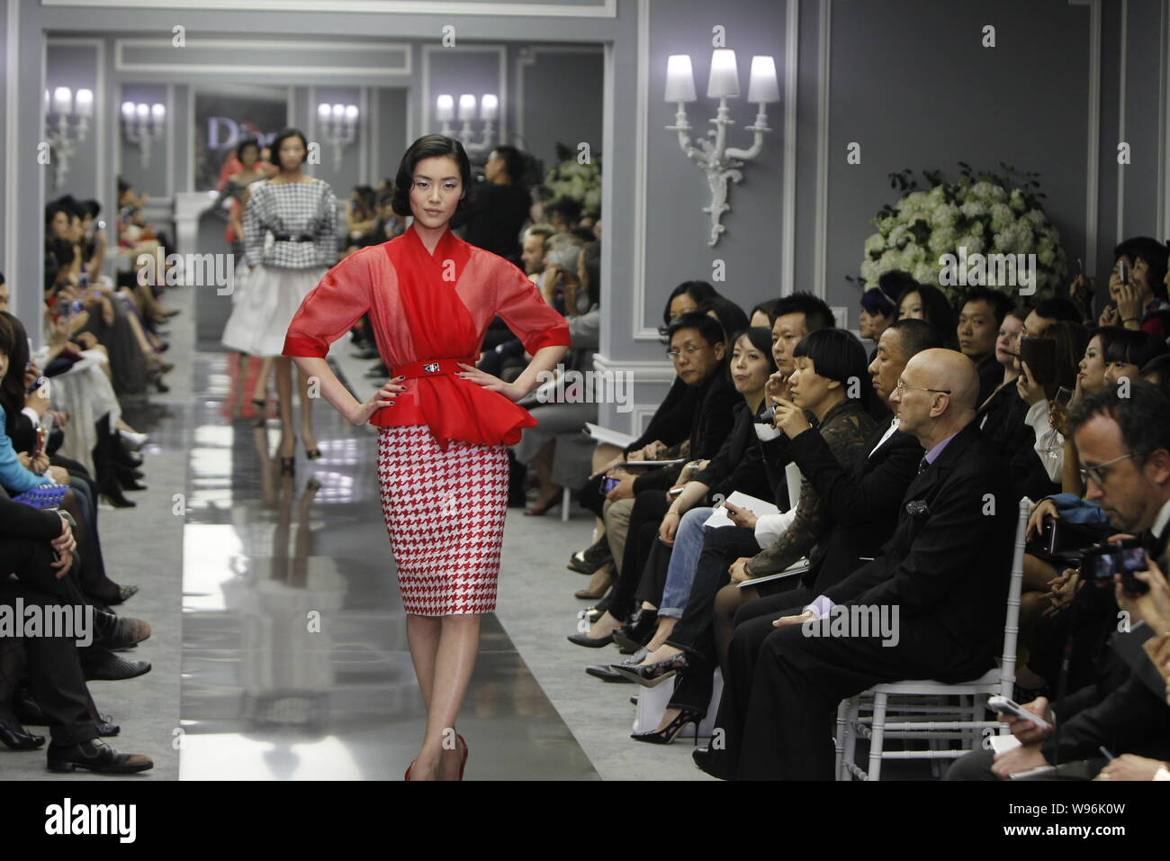 Chinese model christian dior paris haute couture 2012 hi-res stock ...