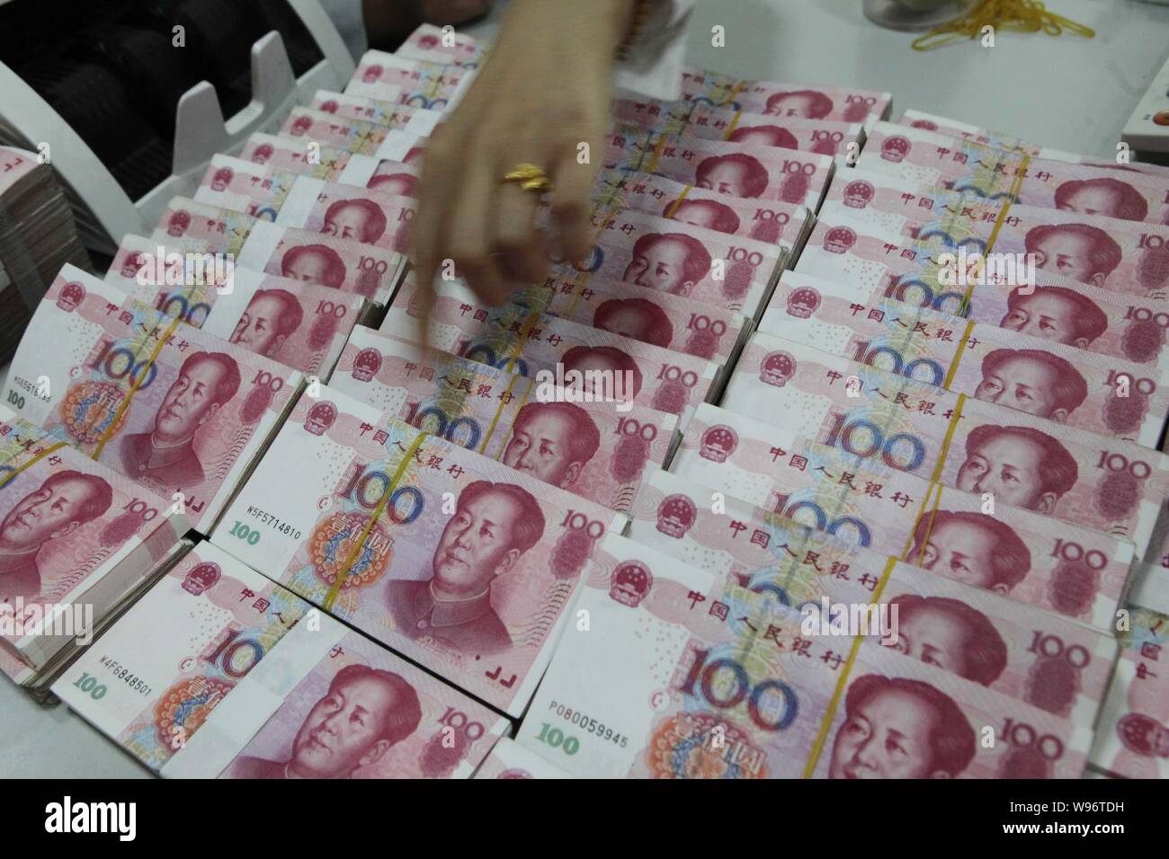 3 rmb hi-res stock photography and images - Alamy