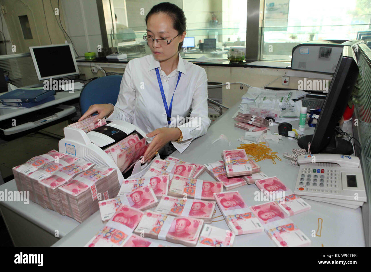 3 rmb hi-res stock photography and images - Alamy