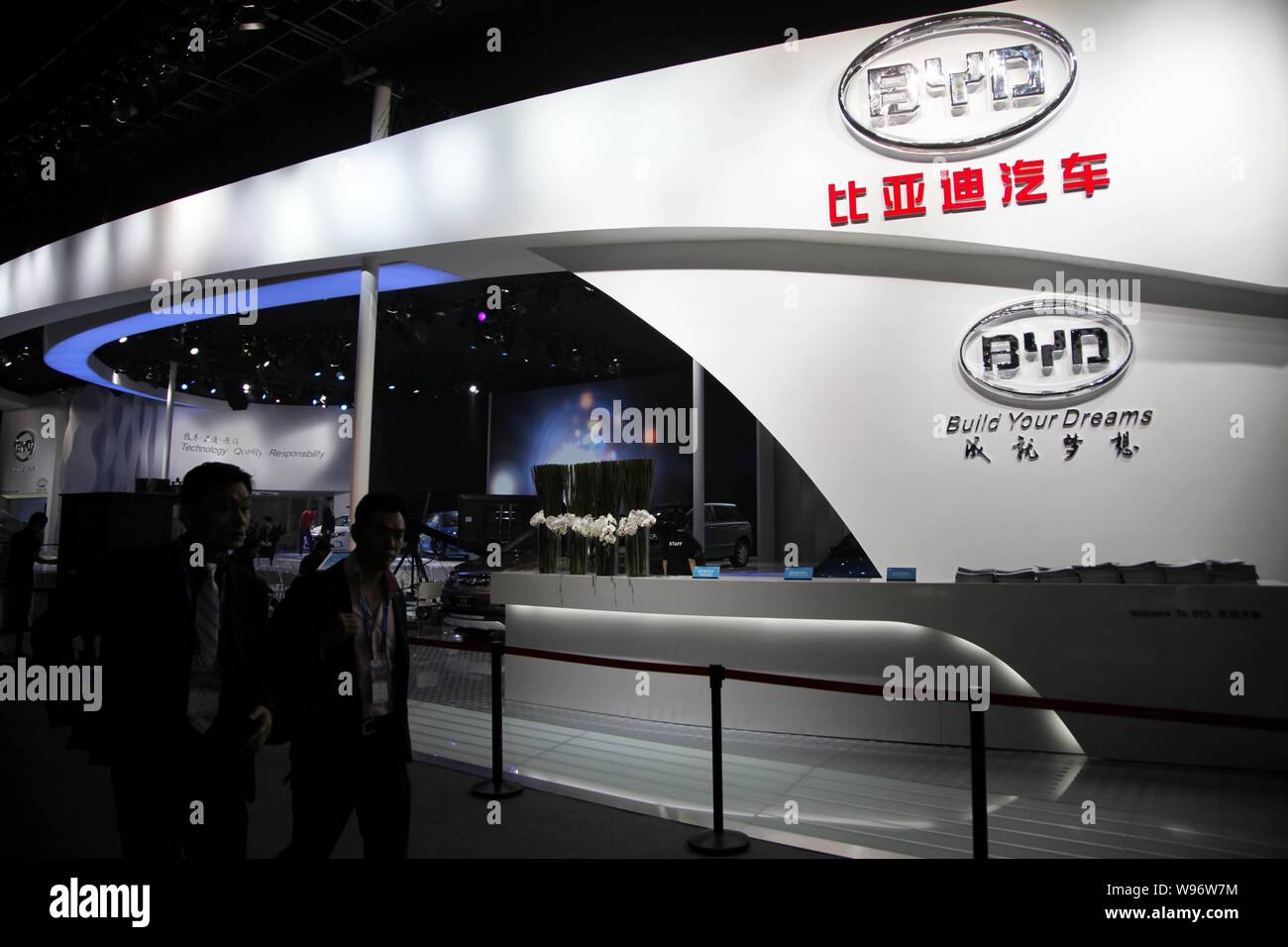 Byd stand hi-res stock photography and images - Alamy