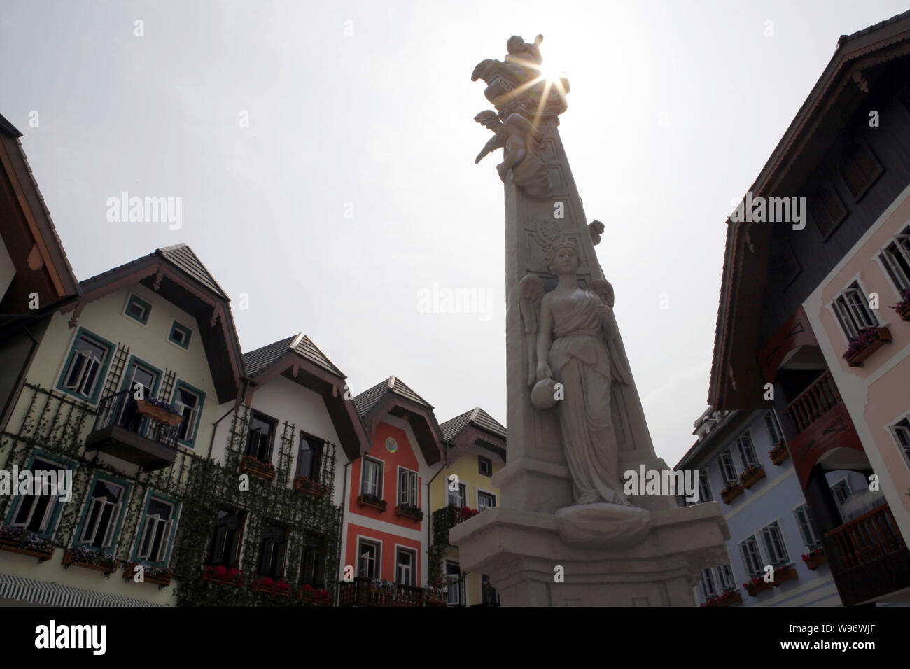 Hallstatt china hi-res stock photography and images - Alamy