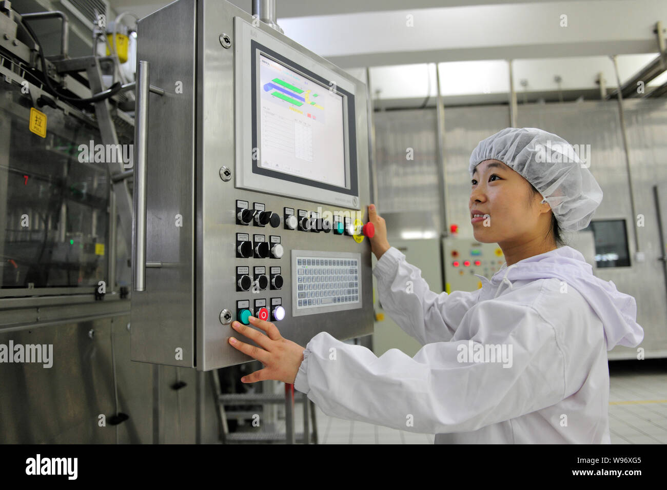 Unilever factory hi-res stock photography and images - Alamy