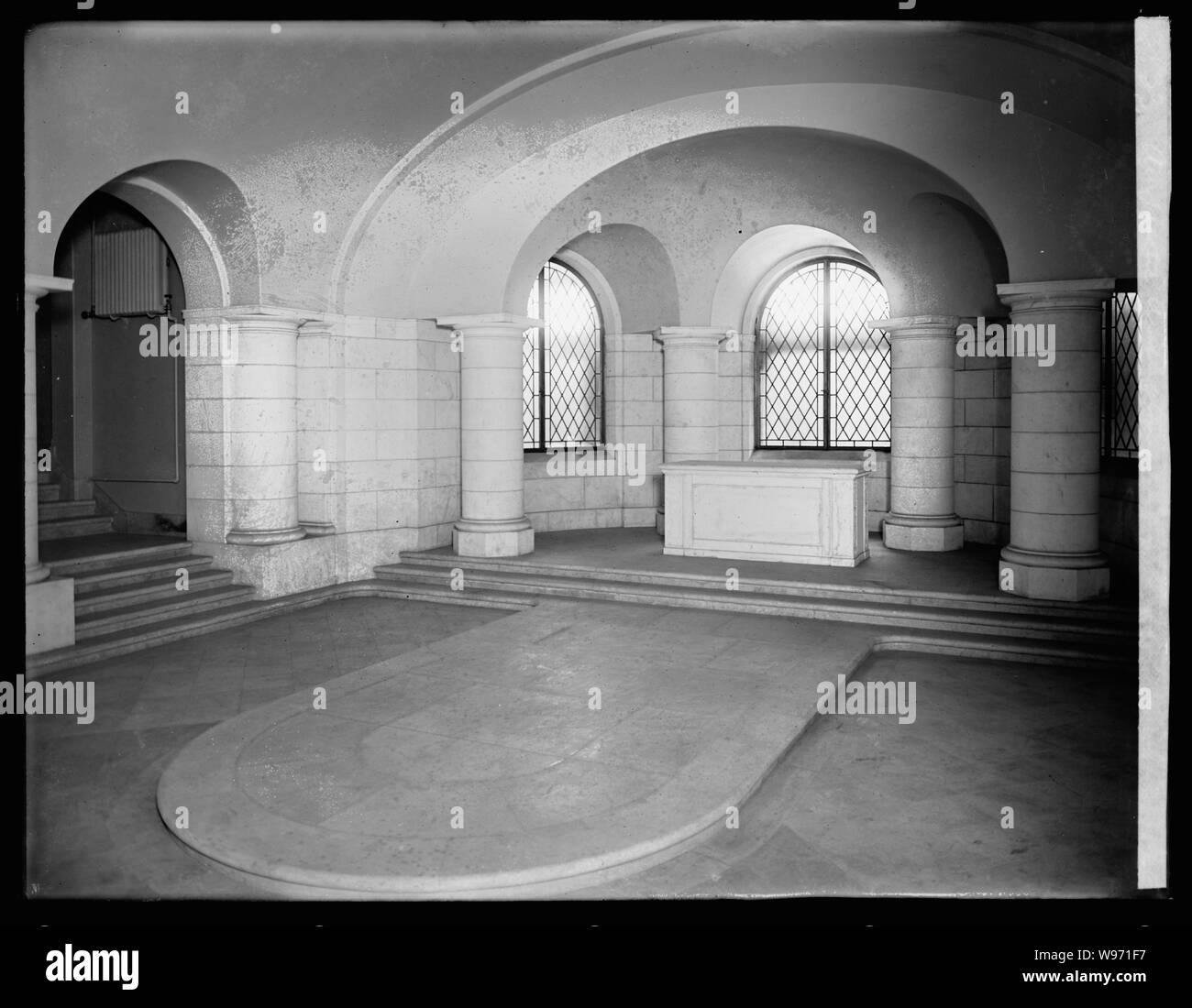 Memorial amphitheater arlington national Black and White Stock Photos ...