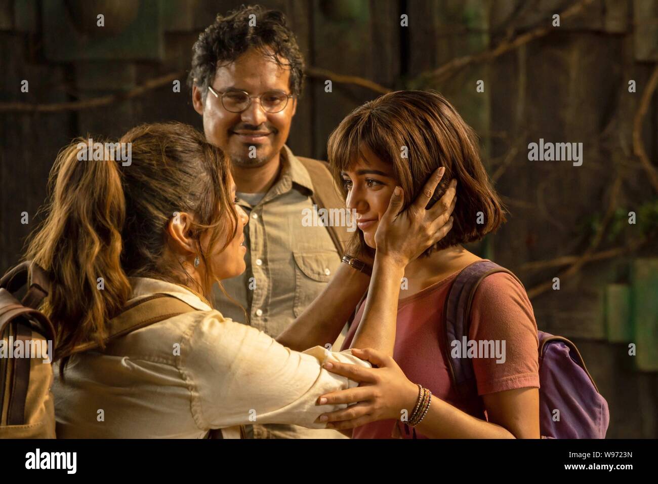 Dora And The Lost City Of Gold From Left Eva Longoria Back To Camera