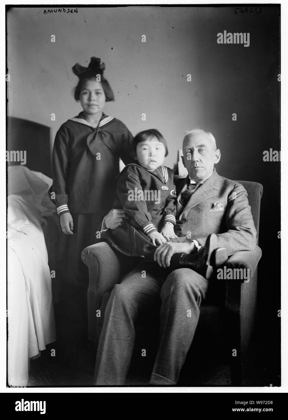 Roald amundsen at the south pole hi-res stock photography and images ...