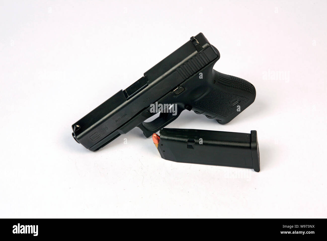 Glock 19 hi-res stock photography and images - Alamy