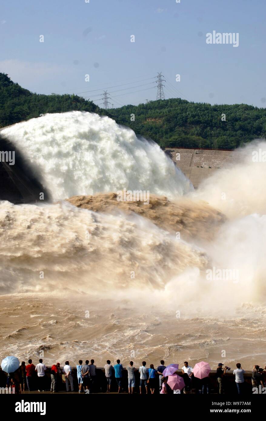 Xiaolangdi dam hi-res stock photography and images - Alamy