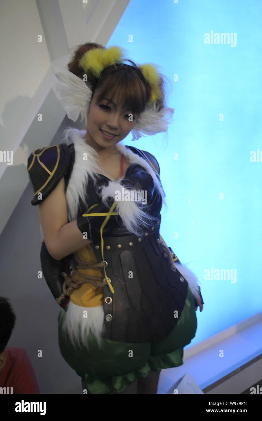 A cosplayer poses during the 10th China Digital Entertainment Expo ...