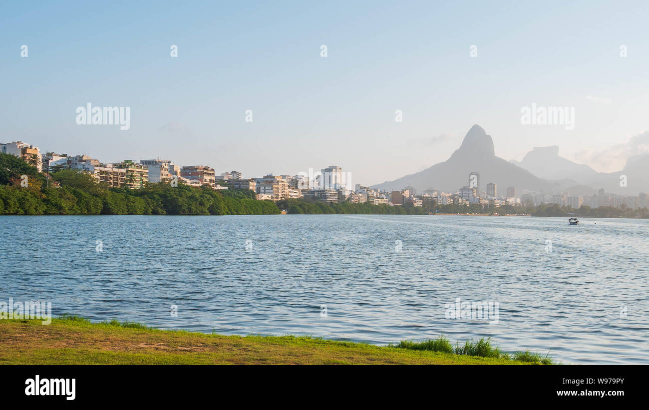 Pedra gavea rio de janeiro hi-res stock photography and images - Alamy