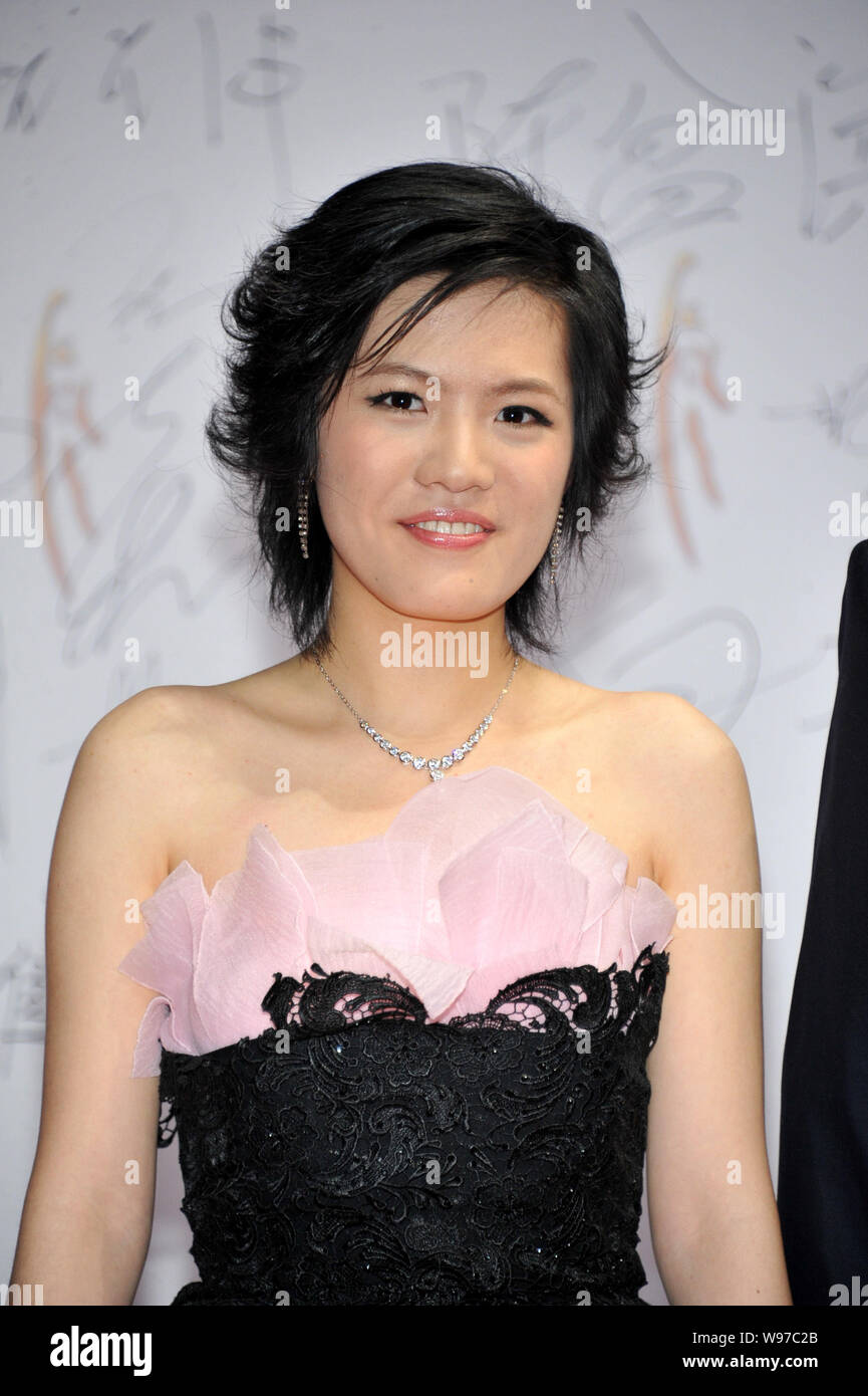Chinese chess prodigy Hou Yifan poses on the red carpet before the 2011 ...