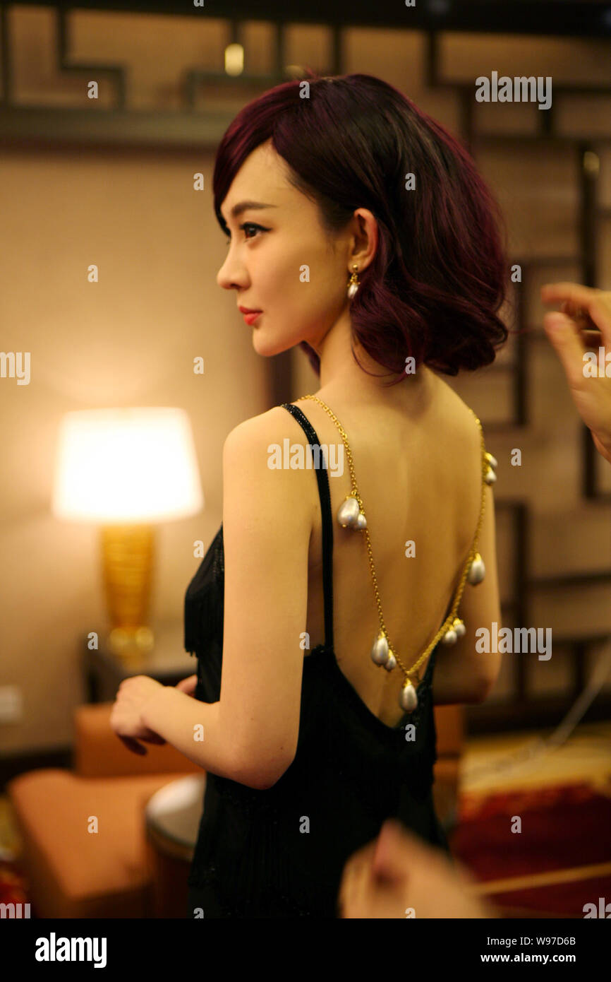 Chinese actress Huo Siyan poses during a fashion awards ceremony in ...