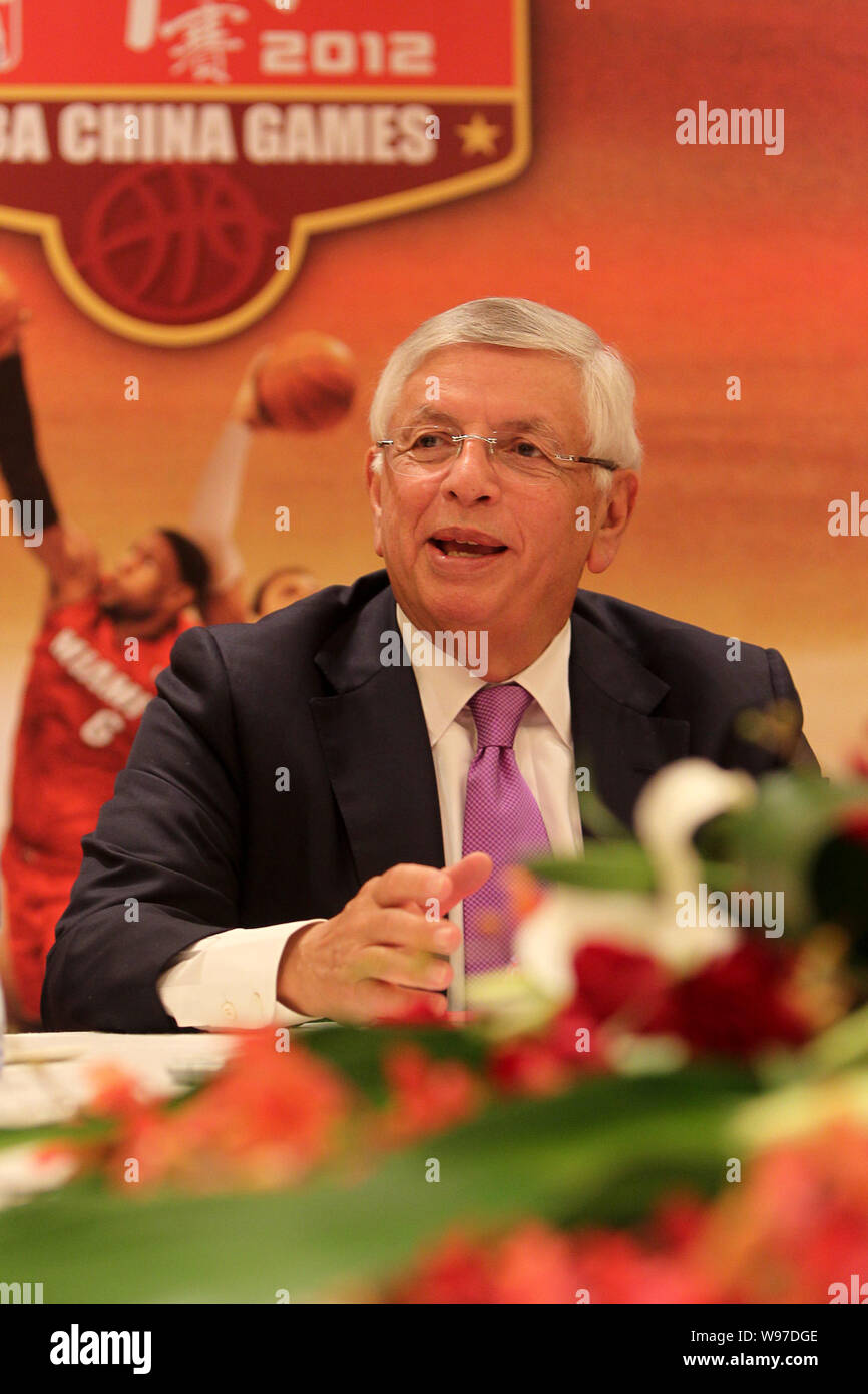 David stern basketball hi-res stock photography and images - Alamy
