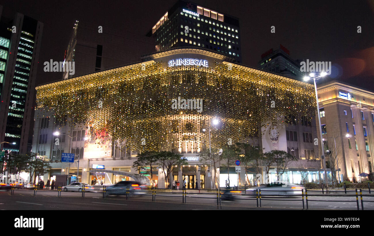 Shinsegae Main Store, Seoul, Korea Stock Photo - Alamy