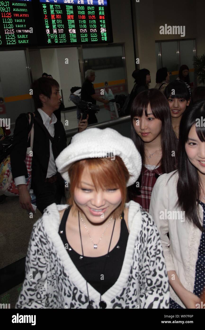 Members japanese pop girl group hi-res stock photography and images - Alamy