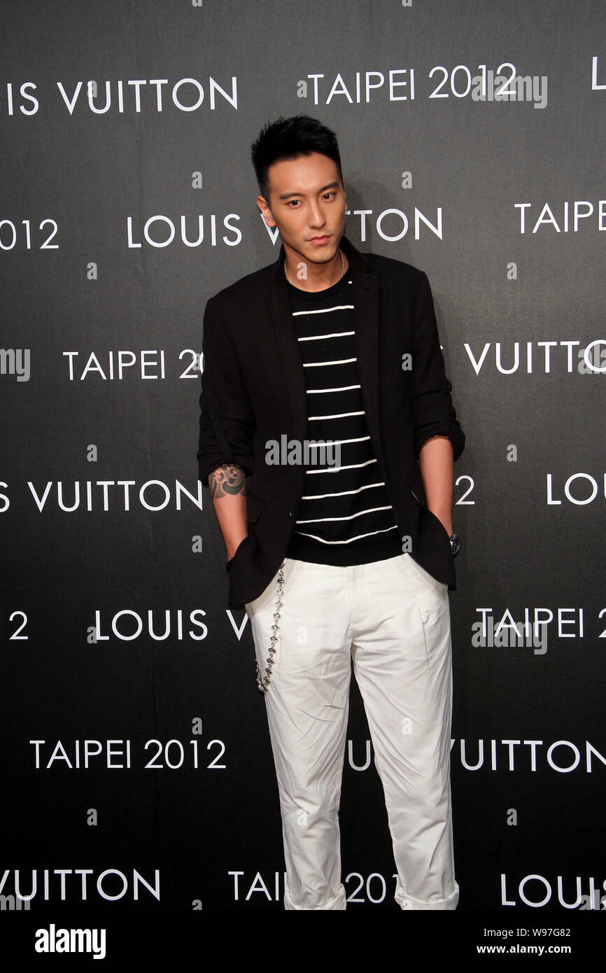 Taipei 101 mall hi-res stock photography and images - Alamy