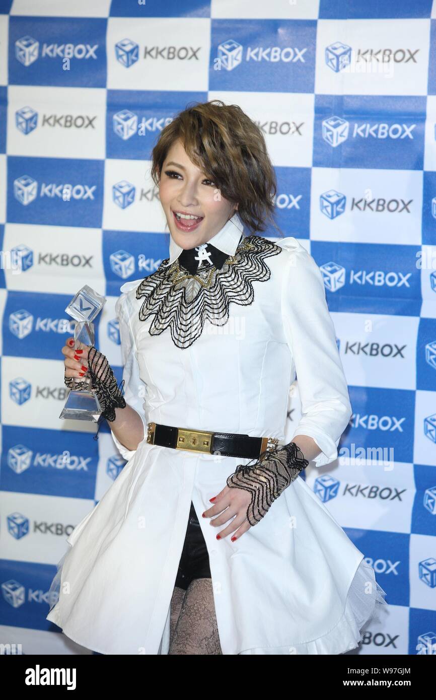 Taiwanese singer Elva Hsiao poses during an award ceremony by KKBOX in Taipei, Taiwan, 15 ...