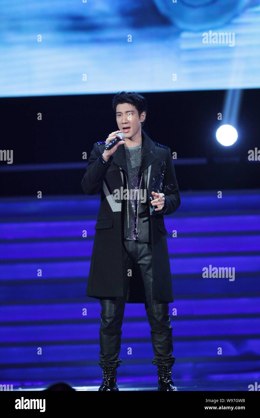 Taiwanese singer Leehom Wang performs during the Chinese Music Chart ...