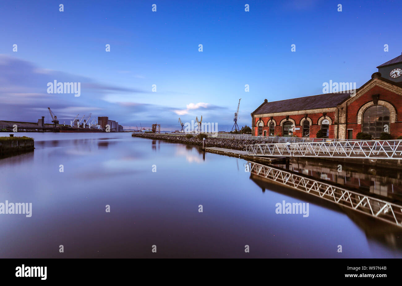 Night time beautiful Belfast Stock Photo - Alamy