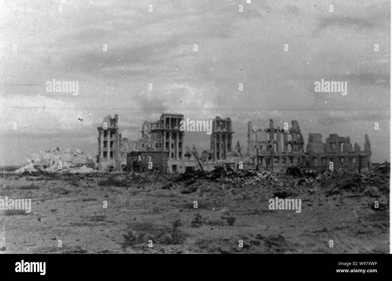 Buildings stalingrad 1942 hi-res stock photography and images - Alamy