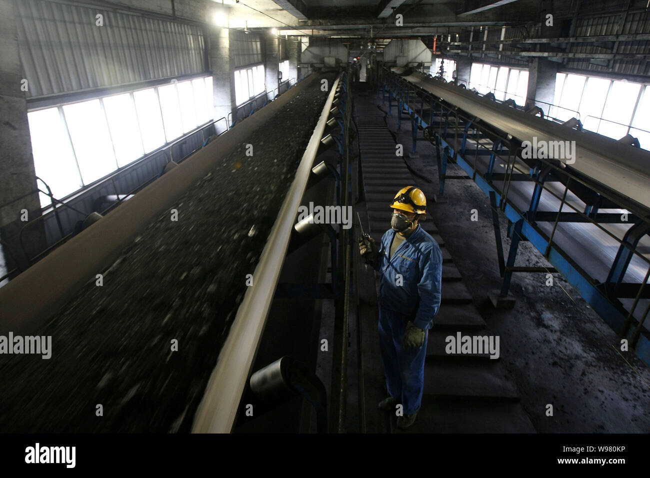 Coal conveyor belt power plant hi-res stock photography and images - Alamy