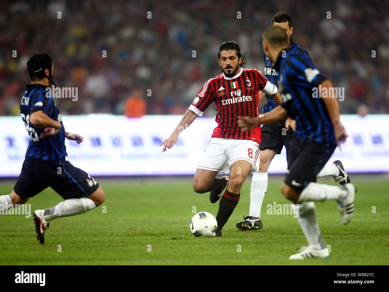 Milan center hi-res stock photography and images - Alamy