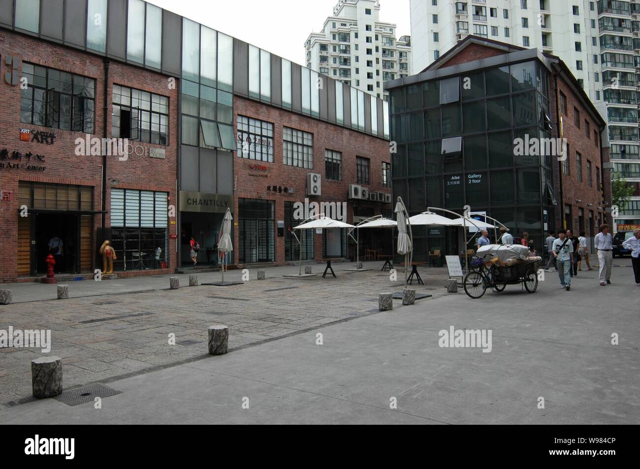 --File--Visitors are seen at Taopu M50 Creative Park in Shanghai, China ...
