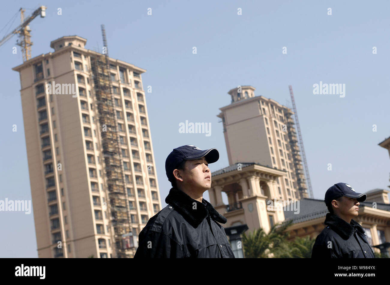 Security staff apartment hi-res stock photography and images - Alamy