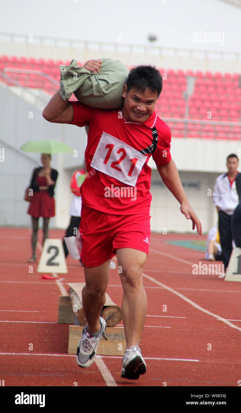 Farmer games hi-res stock photography and images - Alamy