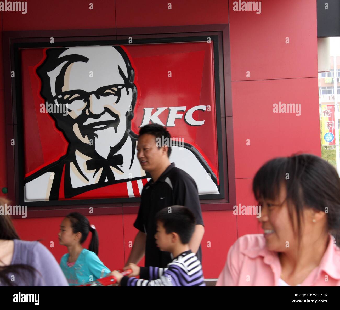 Monopoly brand hi-res stock photography and images - Alamy