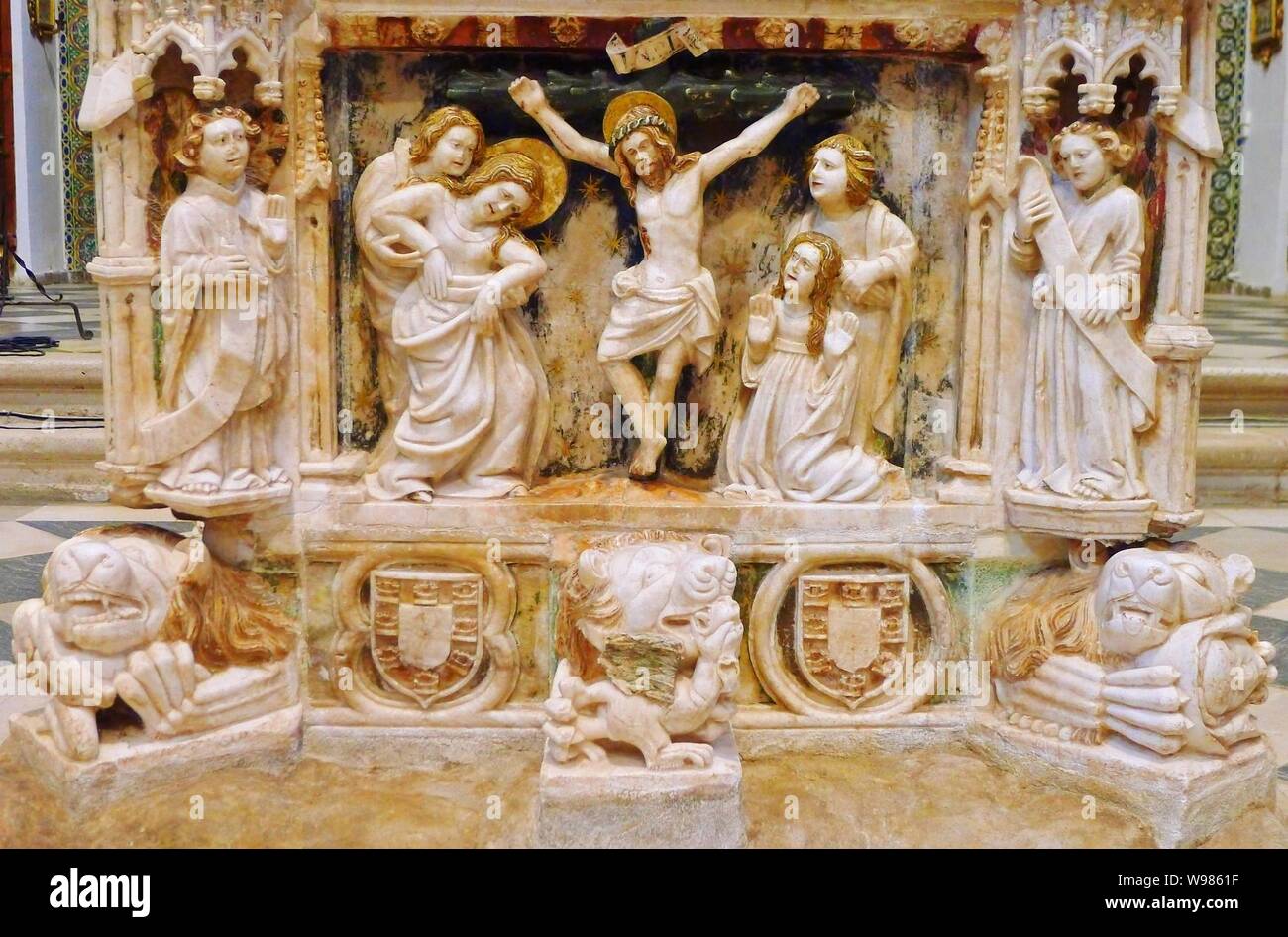 Detalle del Sepulcro de la reina Beatriz de Portugal Stock Photo - Alamy