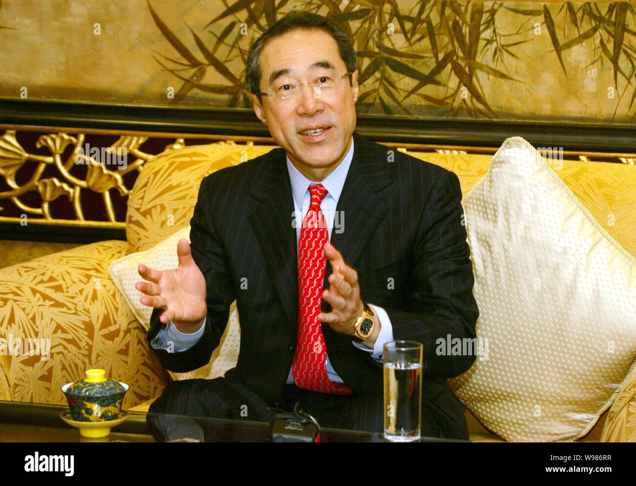 --FILE--Hong Kong Chief Secretary for Administration Henry Tang Ying ...
