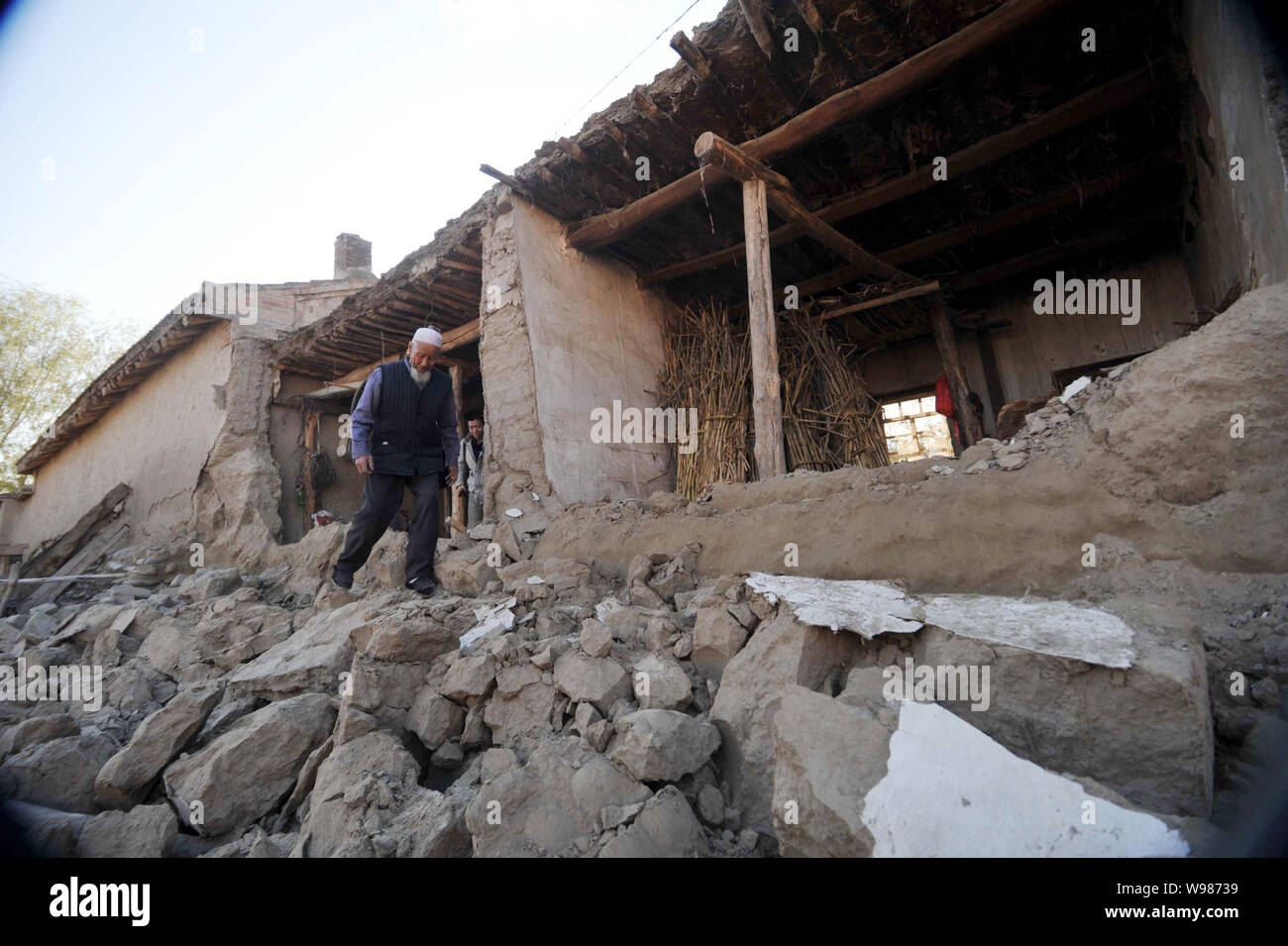 Xinyuan village hi-res stock photography and images - Alamy