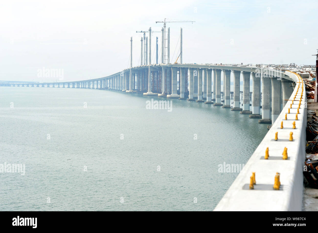 Qingdao haiwan bridge hi-res stock photography and images - Alamy