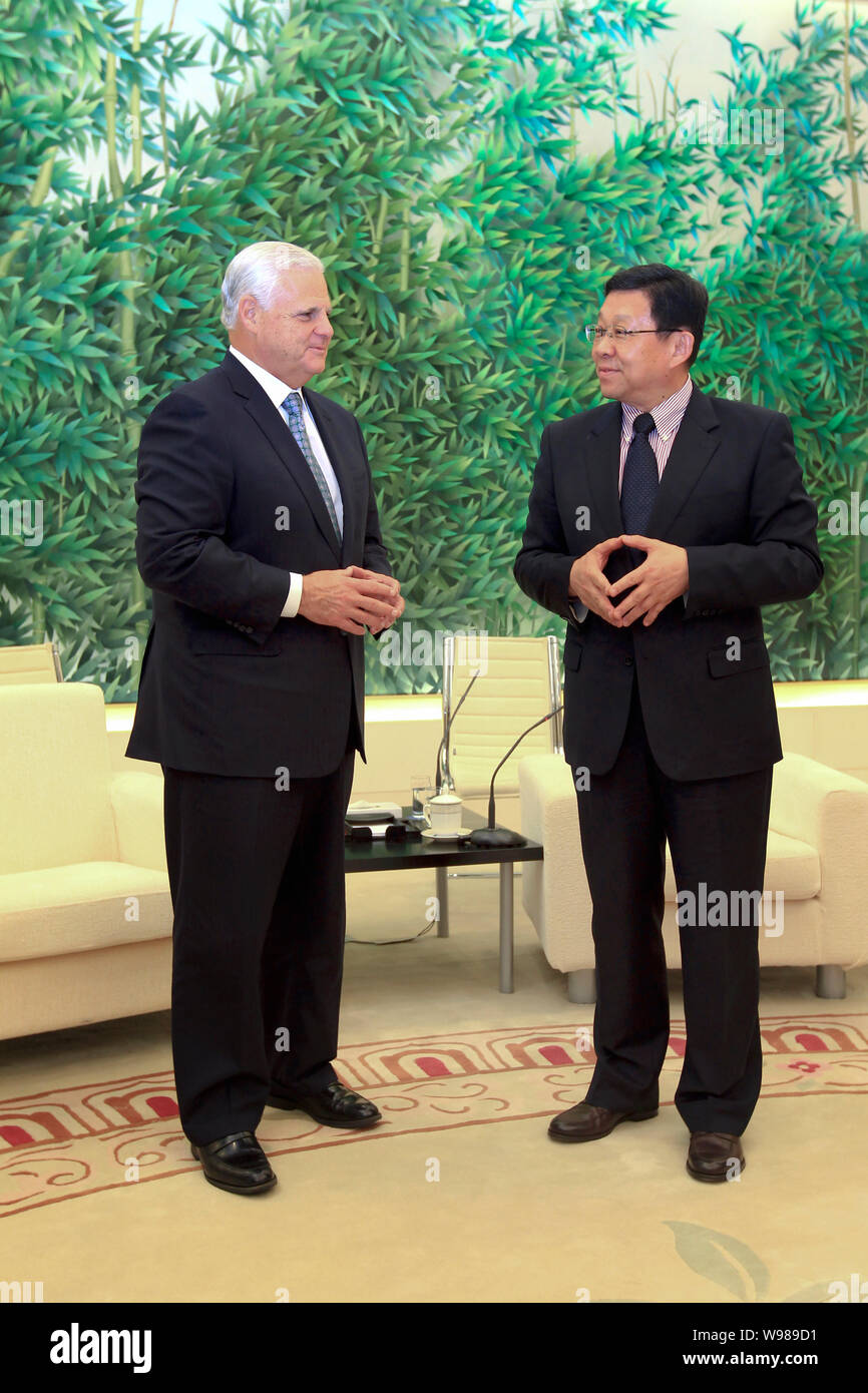 Henry Kravis High Resolution Stock Photography and Images - Alamy