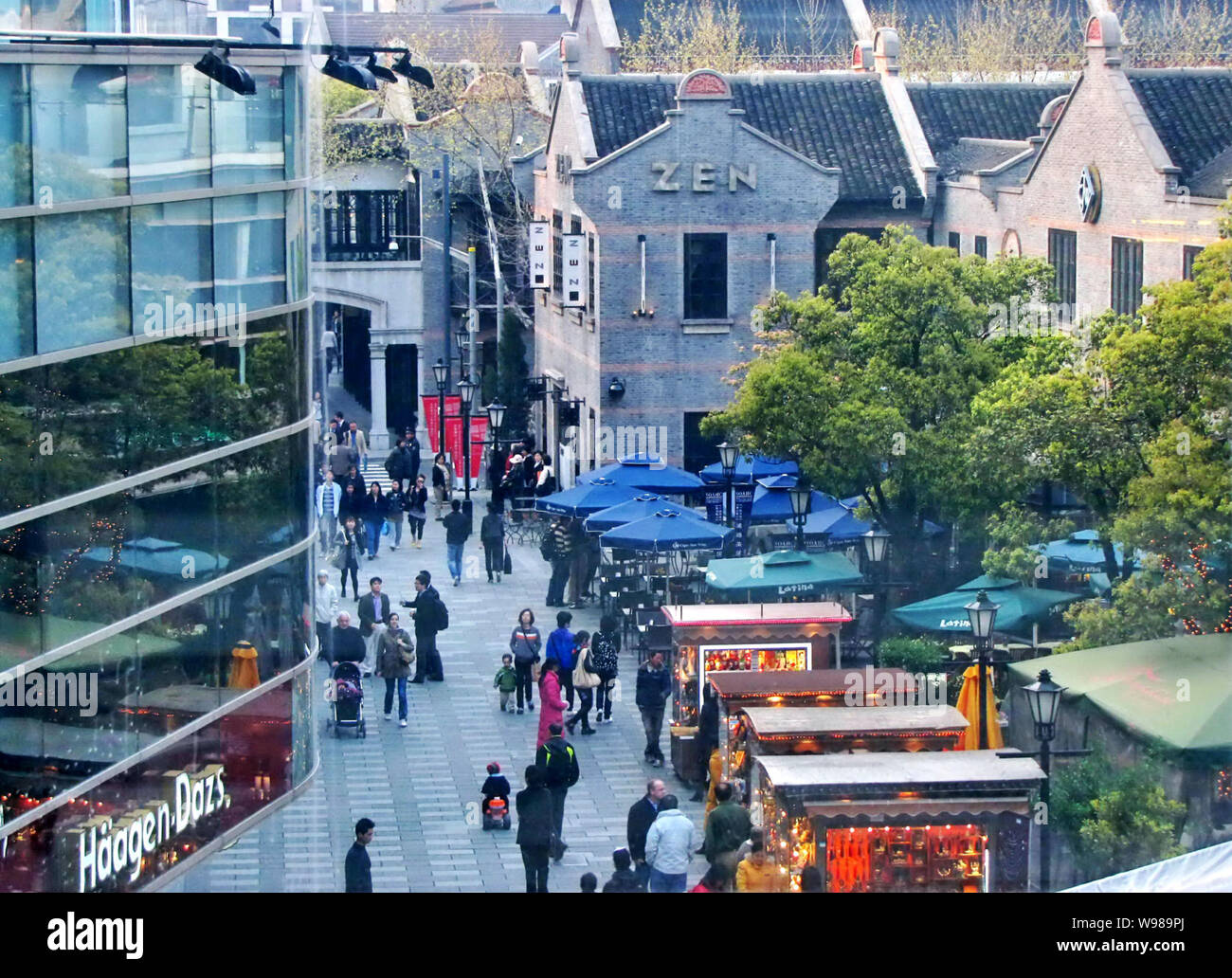 Xintiandi shopping hi-res stock photography and images - Alamy