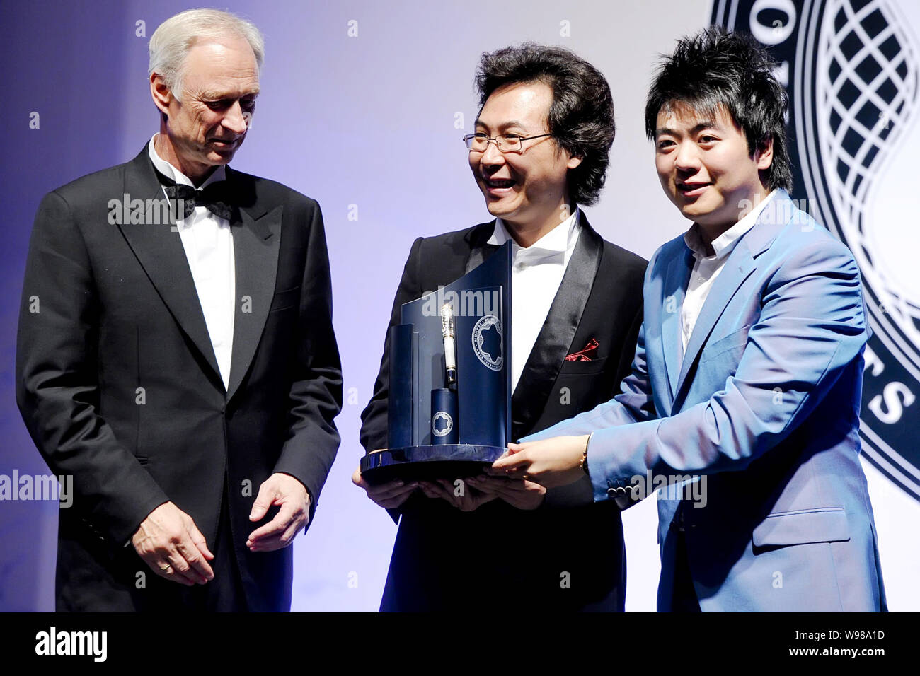 (From left) Lutz Bethge, Managing Director of Montblanc International ...