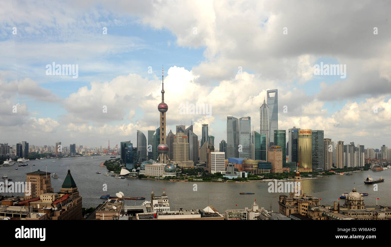 --File--Skyline of the Lujiazui Financial District with Jinmao Tower ...