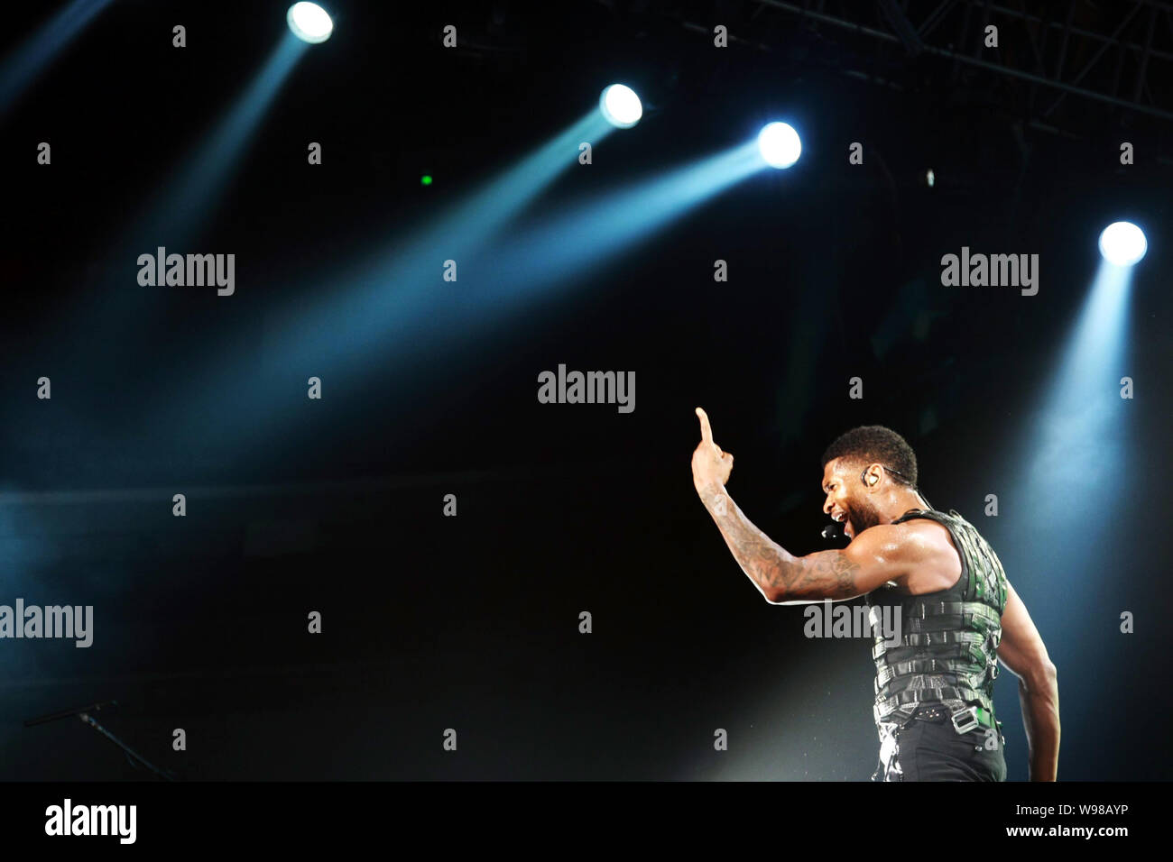 Usher concert hi-res stock photography and images - Alamy