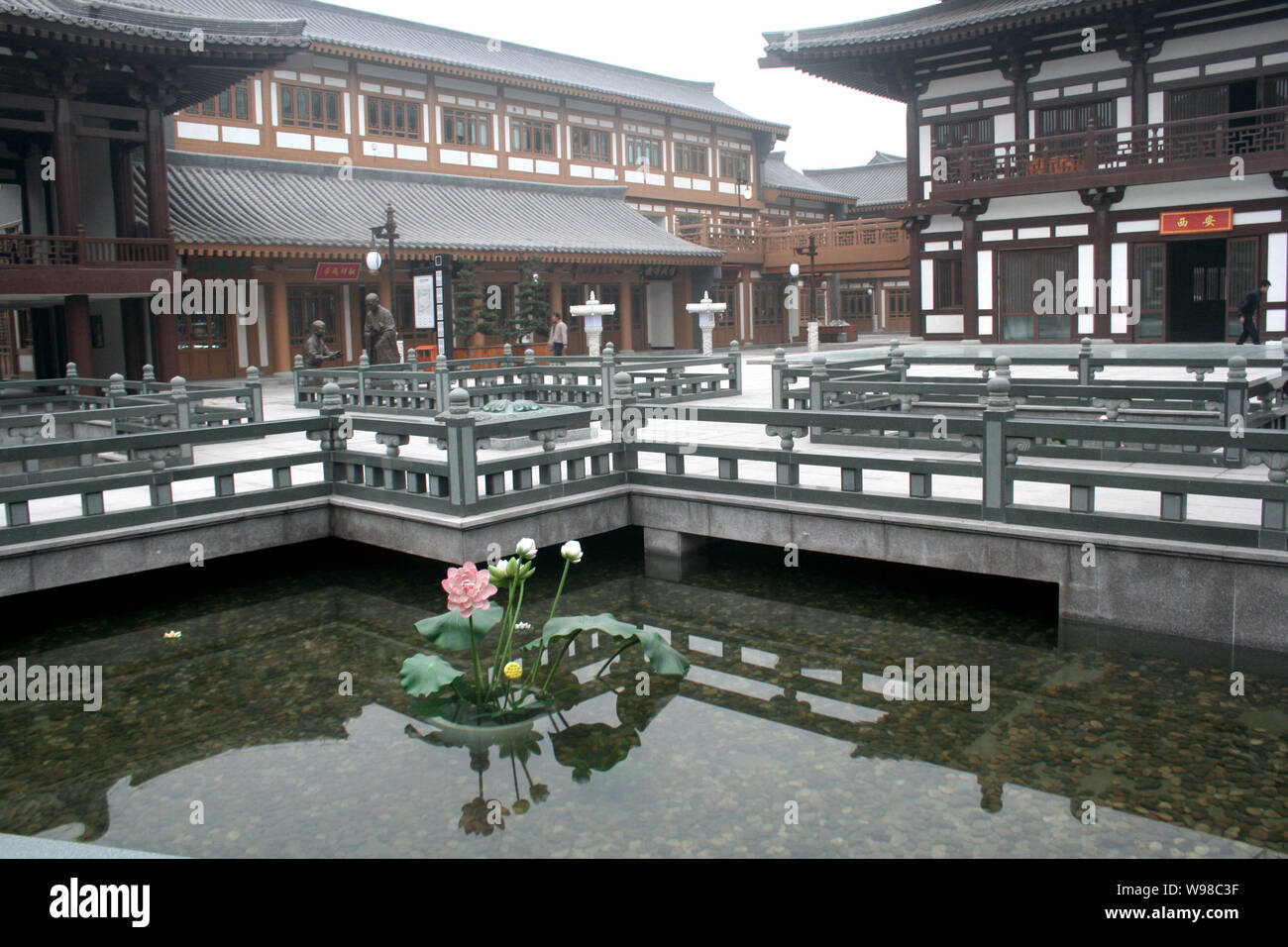 Tang king market hi-res stock photography and images - Alamy