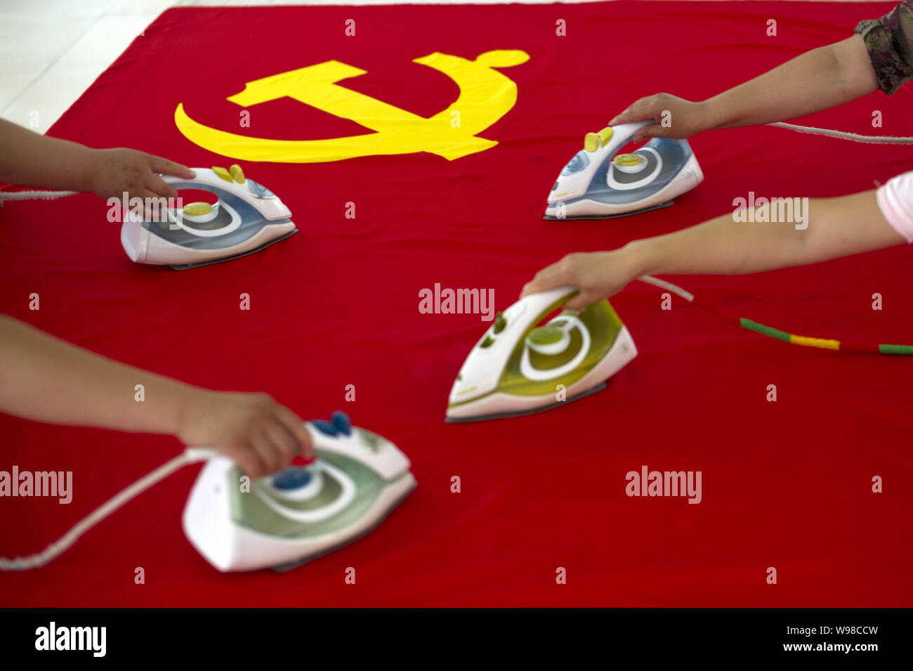 Flag factory hi-res stock photography and images - Alamy