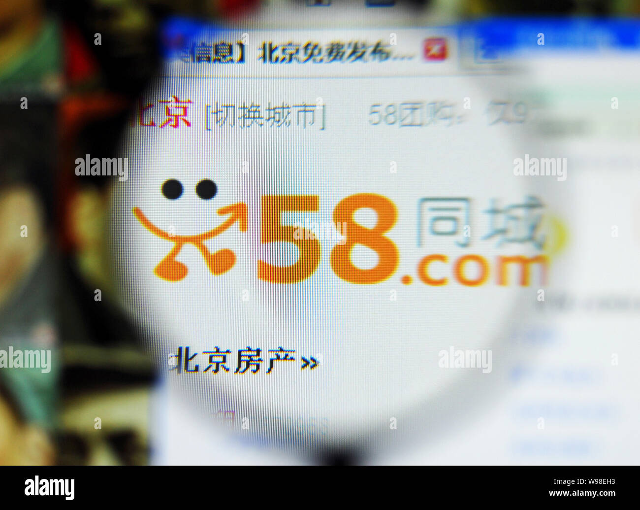 Online classified internet hi-res stock photography and images - Alamy