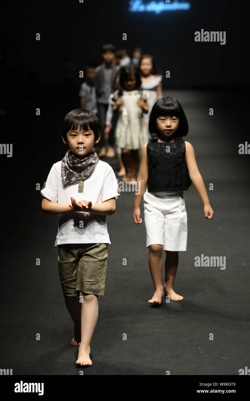 Child models china hi-res stock photography and images - Alamy