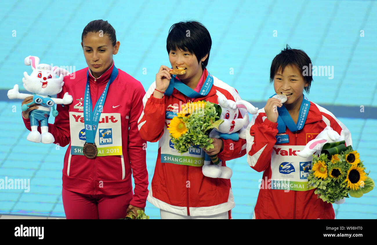 (From left) Bronze medalist Paola Espinosa of Mexico, Chinas gold ...