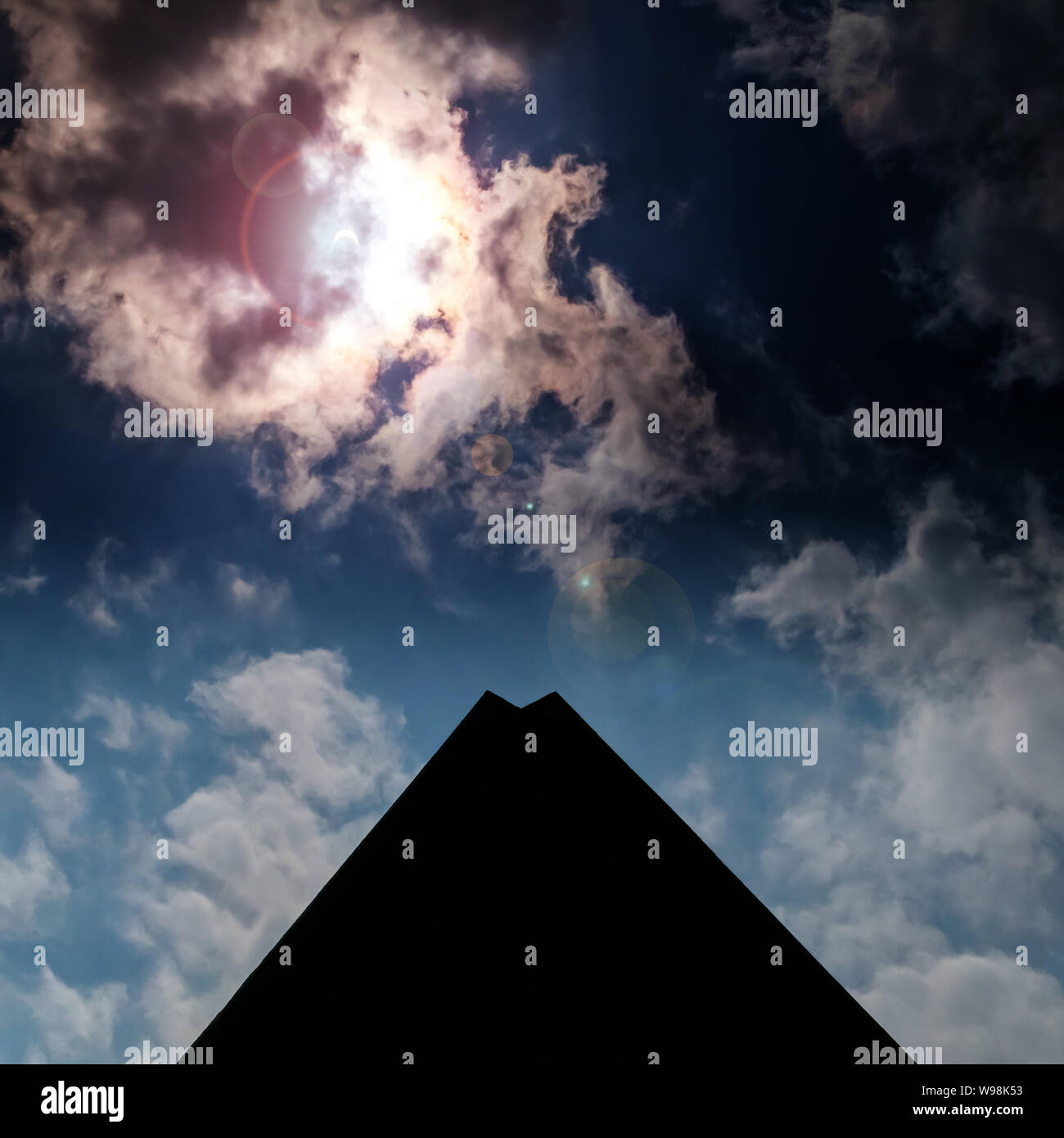 Black pyramid hi-res stock photography and images - Alamy