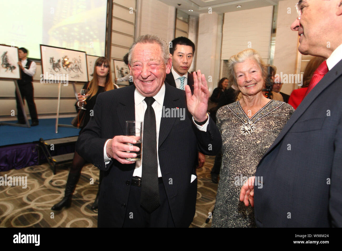 Pelisson hi-res stock photography and images - Alamy