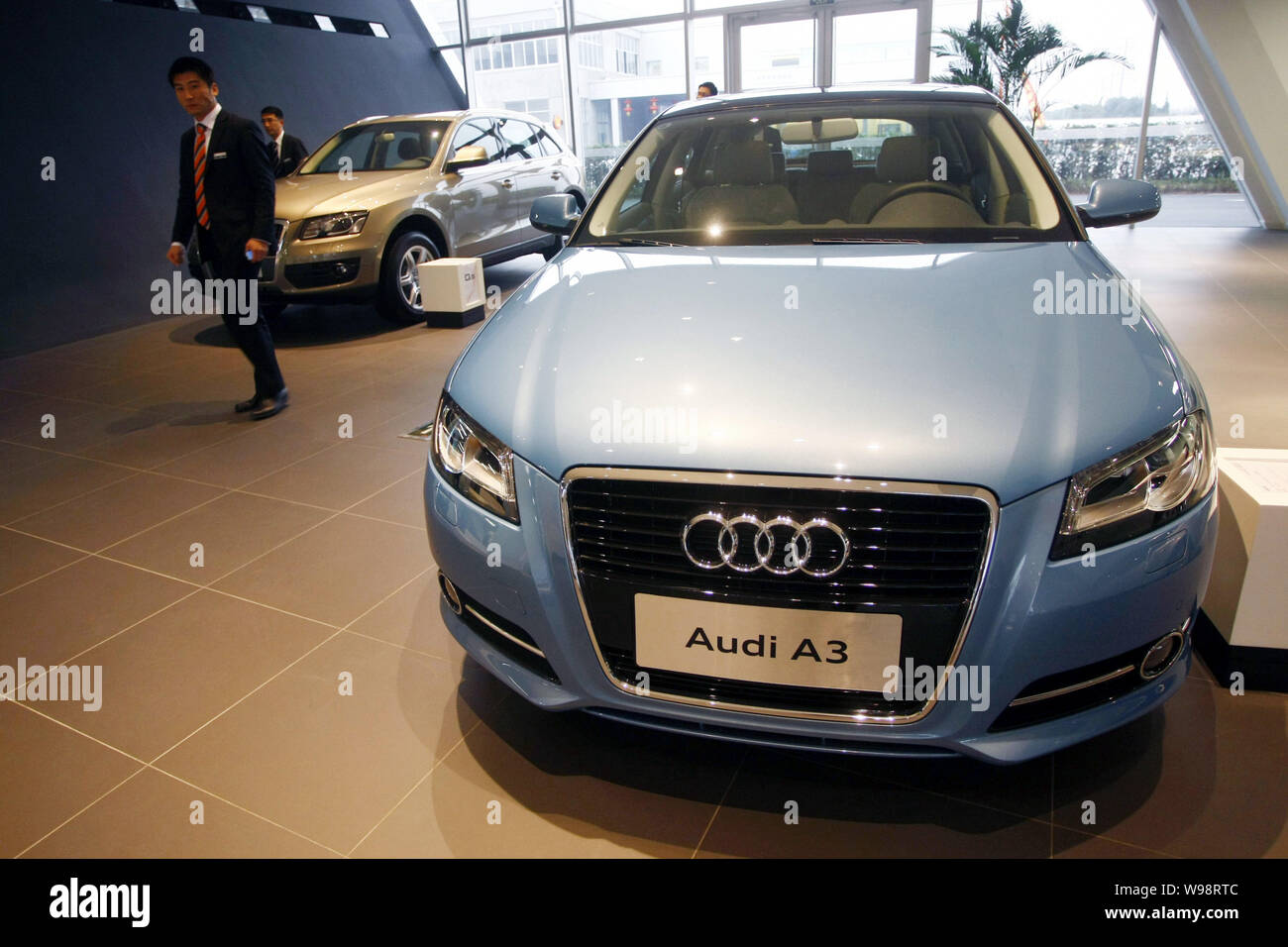 Car unit hi-res stock photography and images - Alamy