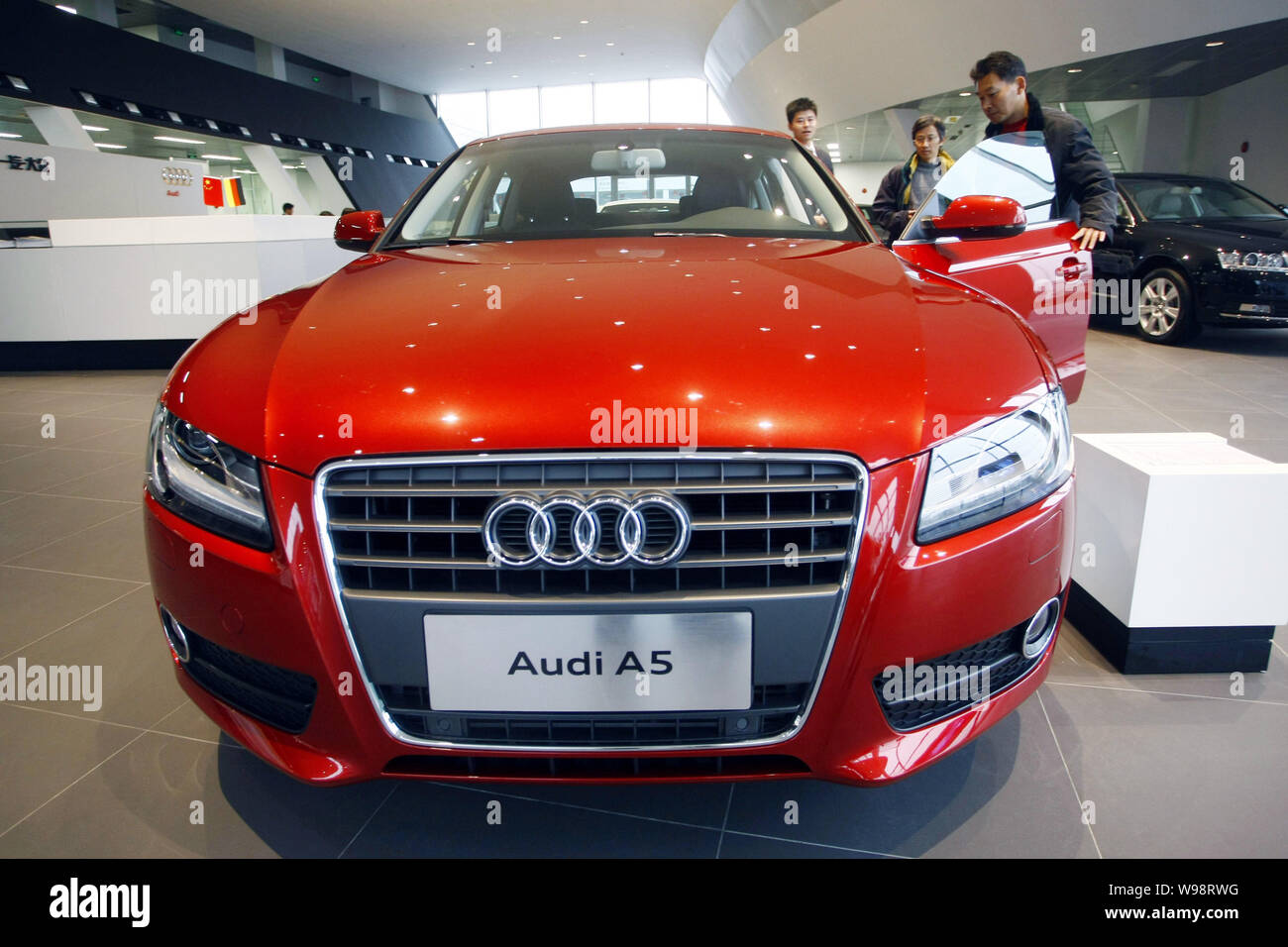 Audi production car hi-res stock photography and images - Alamy