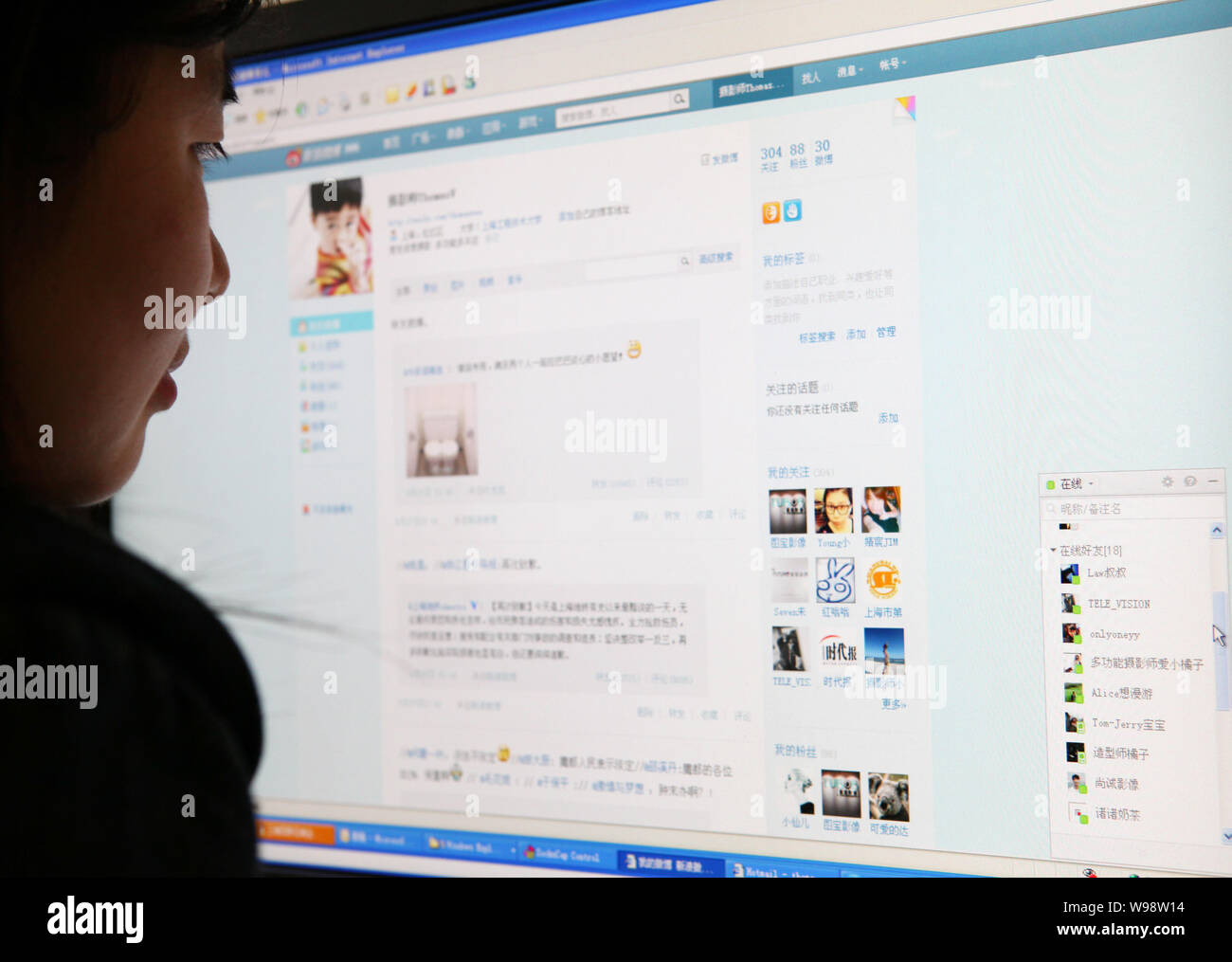 Microblogger High Resolution Stock Photography and Images - Alamy