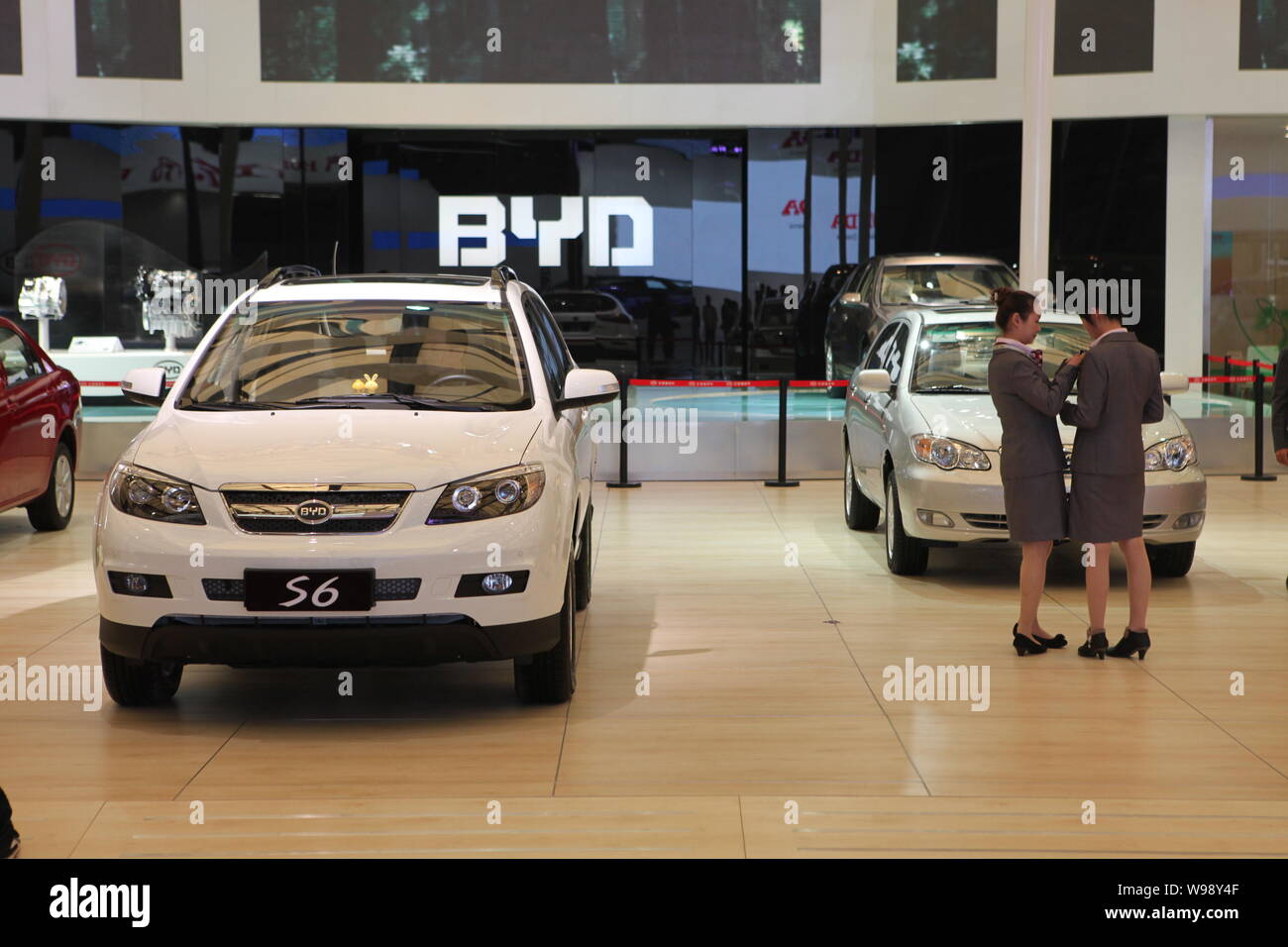 Byd stand hi-res stock photography and images - Alamy