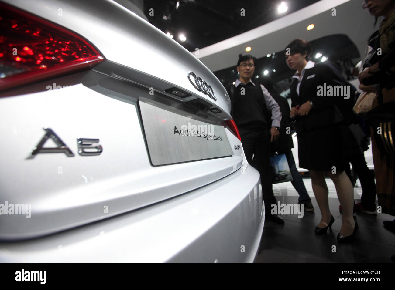 China automobile manufacturing 2010 hi-res stock photography and images ...